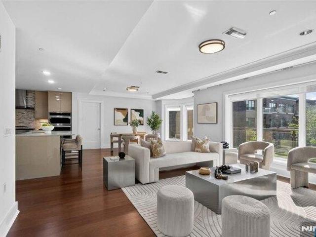 3 bedroom, Weehawken NJ 07086 104832507