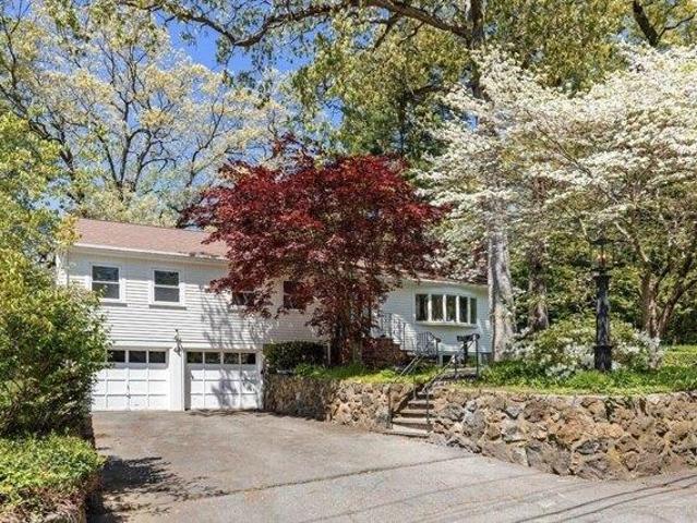 3 bedroom, Wellesley MA 02481 LS103033810