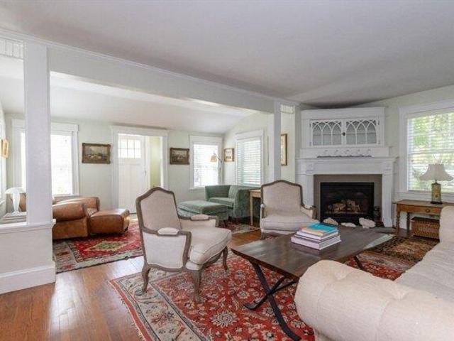 3 bedroom, Wellesley MA 02481 103444390