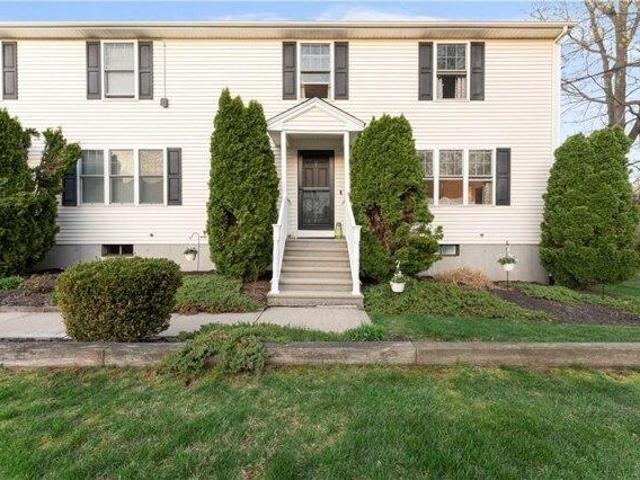 3 bedroom, West Warwick RI 02893 LS102670603