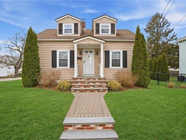 3 bedroom, West Warwick RI 02893 102444516