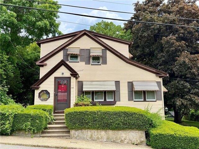 3 bedroom, West Warwick RI 02893 103017461