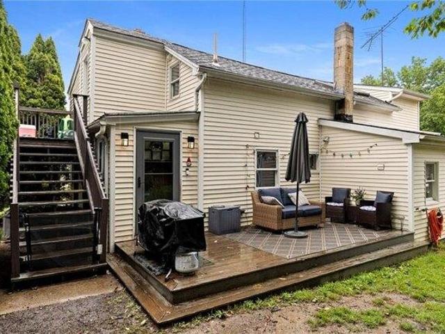 3 bedroom, West Warwick RI 02893 104263929