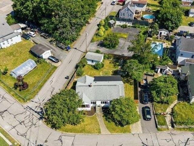 3 bedroom, West Warwick RI 02893 104297045