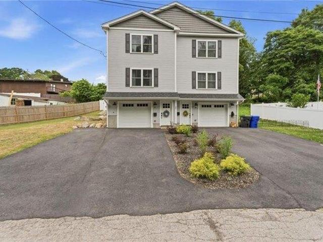 3 bedroom, West Warwick RI 02893 104788242