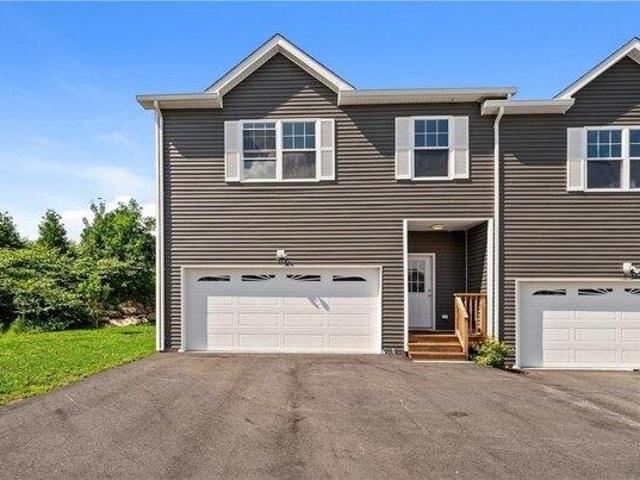 3 bedroom, West Warwick RI 02893 105093262