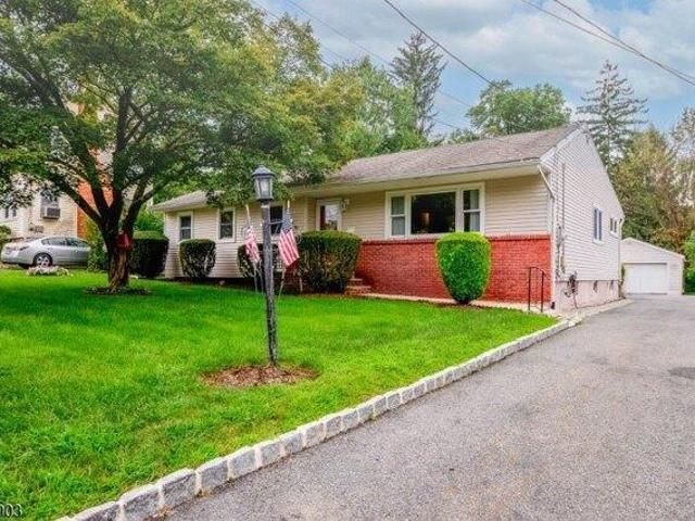3 bedroom, West Caldwell NJ 07006 105278782