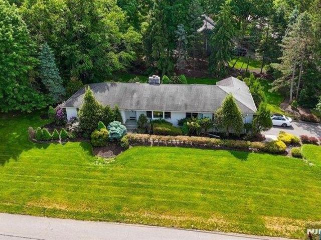 3 bedroom, West Caldwell NJ 07006 LS102827262