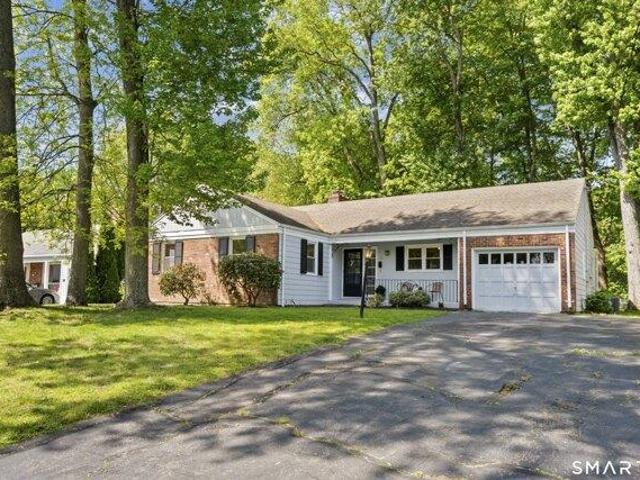 3 bedroom, West Hartford CT 06117 102585990