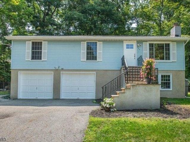 3 bedroom, West Milford NJ 07421 105144758
