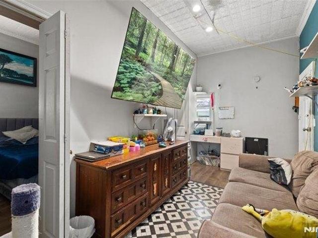 3 bedroom, West Orange NJ 07052 105159468