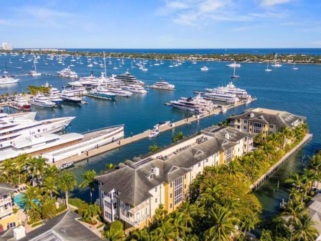 3 bedroom, West Palm Beach FL LS102395341