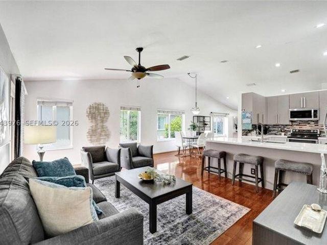 3 bedroom, Weston FL 33331 104899084