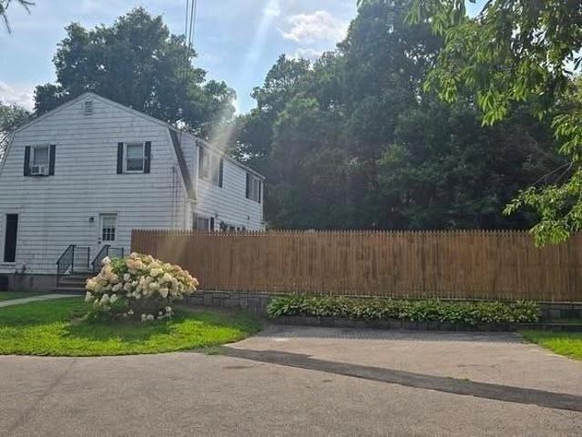 3 bedroom, Westerly RI 02808 105095887