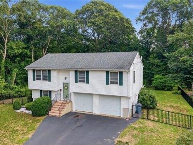 3 bedroom, Westerly RI 02891 104853014