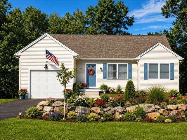 3 bedroom, Westerly RI 02891 105114958