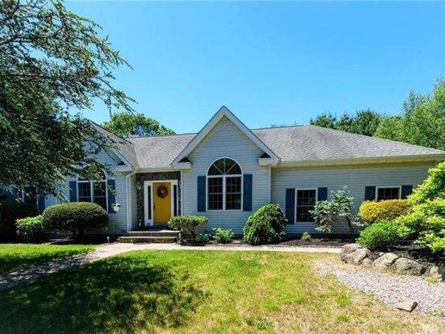 3 bedroom, Westerly RI 02891 LS103074411