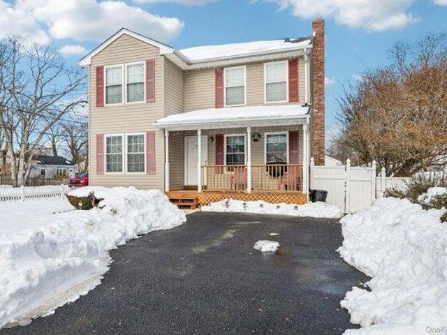 3 bedroom, Wheatley Heights NY 11798 103605791