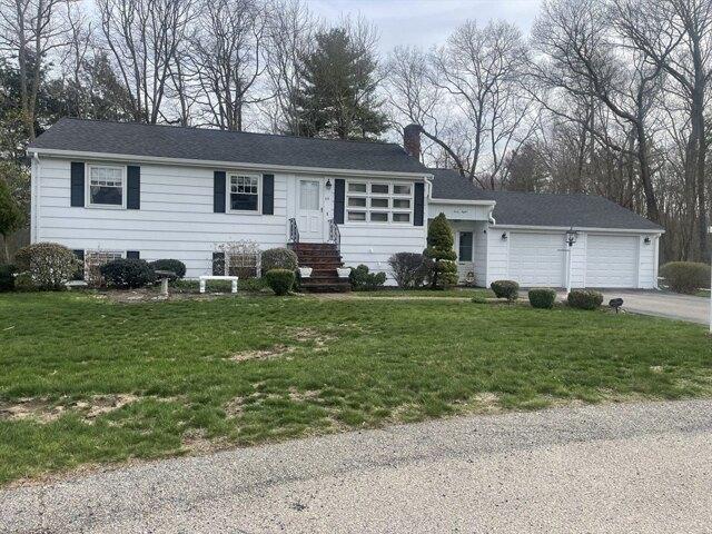 3 bedroom, Whitman MA 02382 102062646