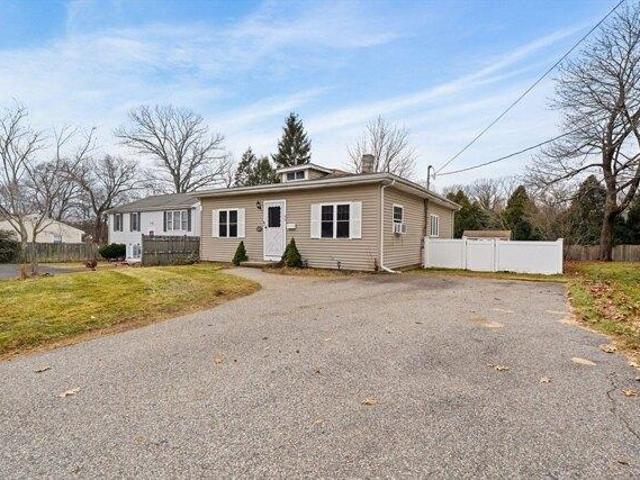 3 bedroom, Whitman MA 02382 102217021