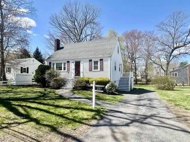 3 bedroom, Whitman MA 02382 LS102444870
