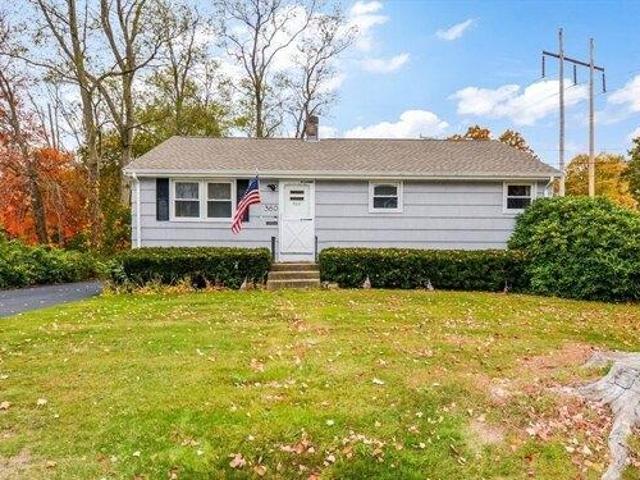 3 bedroom, Whitman MA 02382 LS102445155