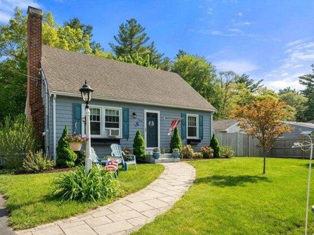 3 bedroom, Whitman MA 02382 LS103072059