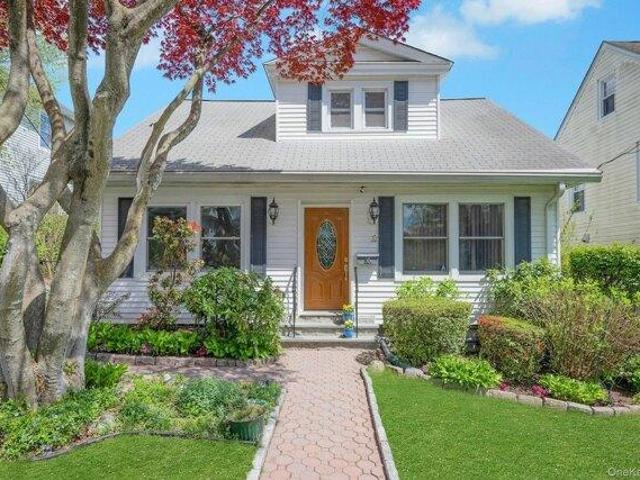3 bedroom, White Plains NY 10606 LS102564610