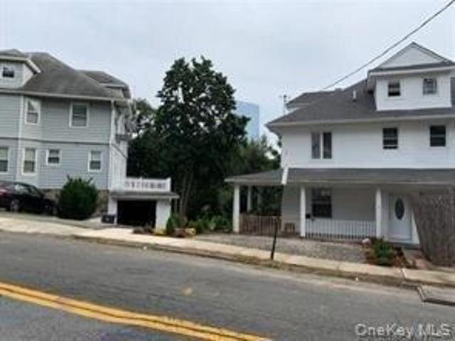 3 bedroom, White Plains NY 10603 102562616