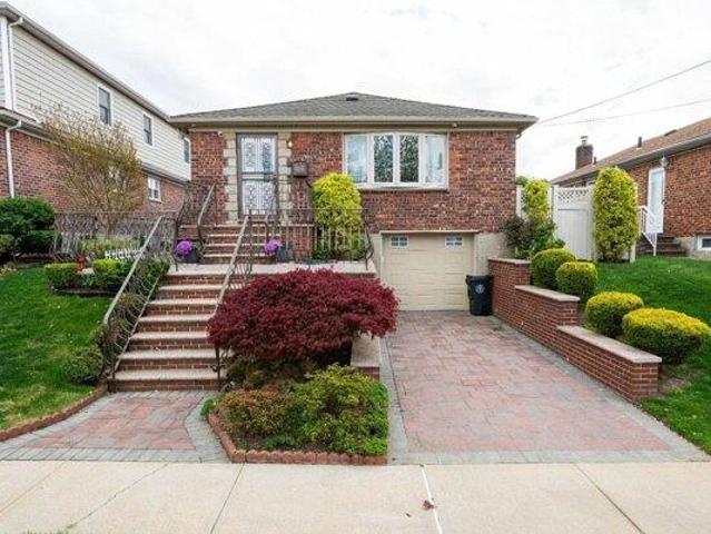 3 bedroom, Whitestone NY 11357 101801263