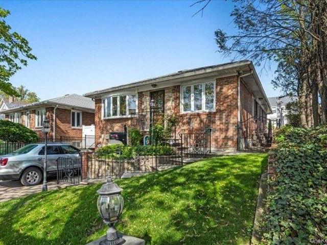 3 bedroom, Whitestone NY 11357 104901814