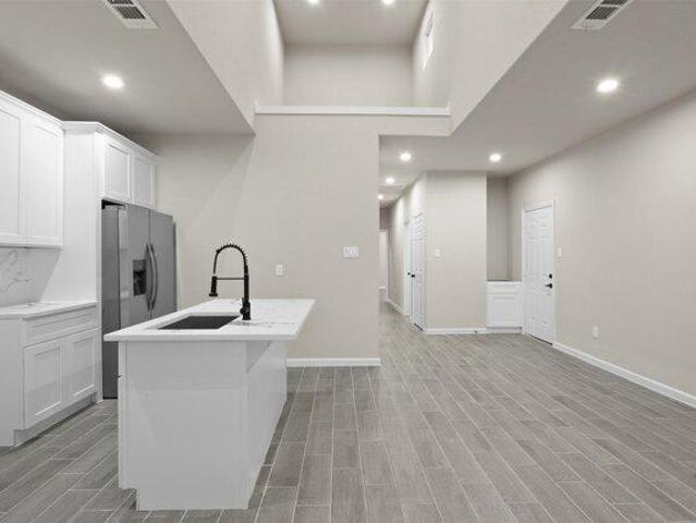 3 bedroom, Willis TX 77318 94161660