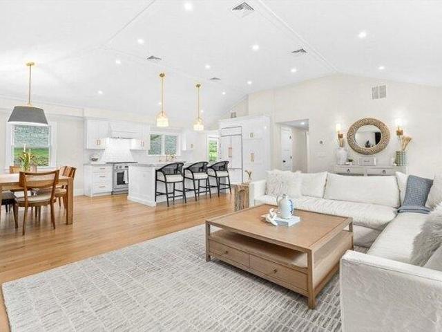 3 bedroom, Winchester MA 01890 104653451