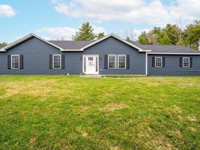 3 bedroom, Windsor ME 04363 101999032