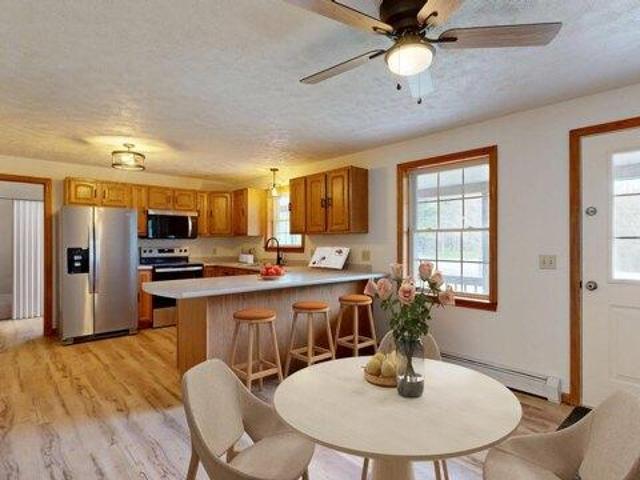 3 bedroom, Windsor ME 04363 104078892