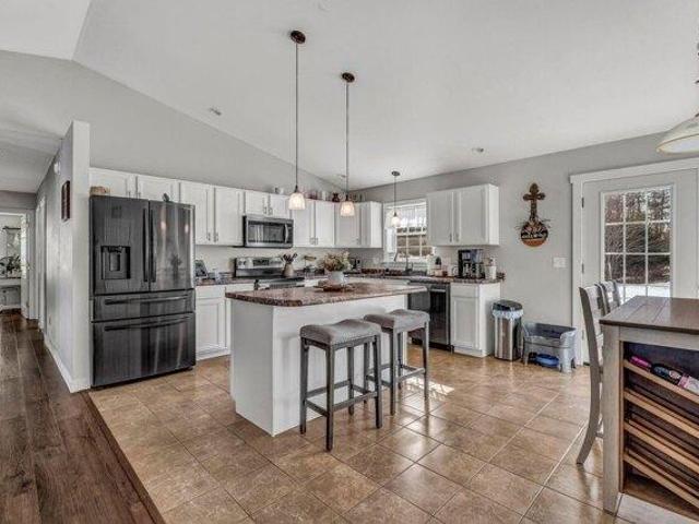 3 bedroom, Wiscasset ME 04578 102118986