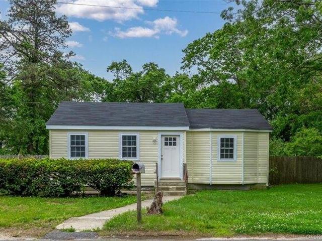 3 bedroom, Wyandanch NY 11798 103587966