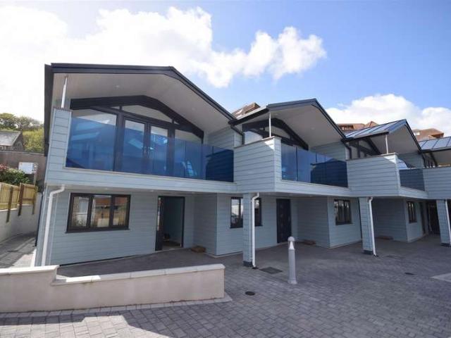 3 Bedroom Town House