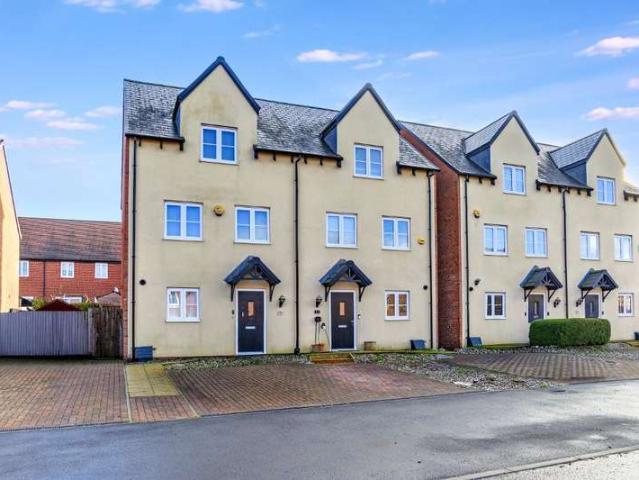 3 Bedroom Town House