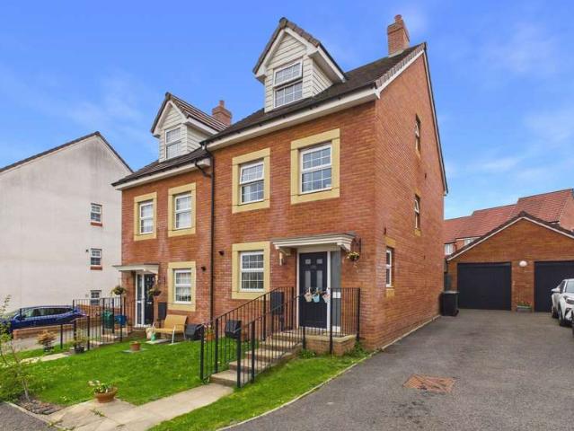 3 Bedroom Town House