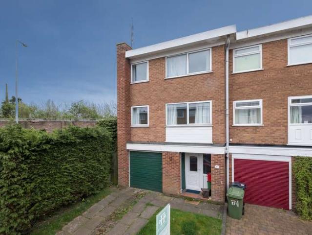 3 Bedroom Town House