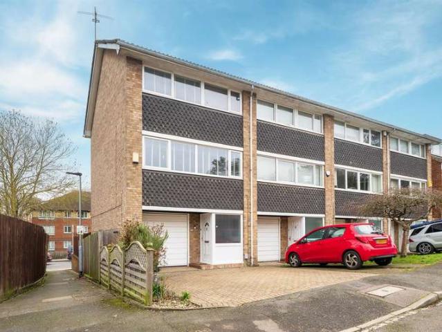 3 Bedroom Town House