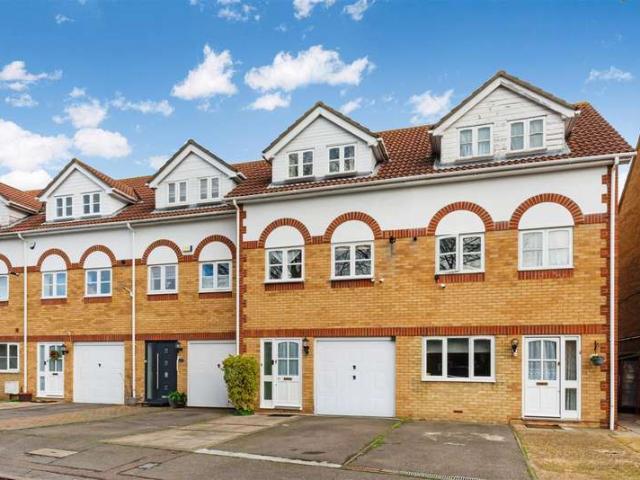 3 Bedroom Town House