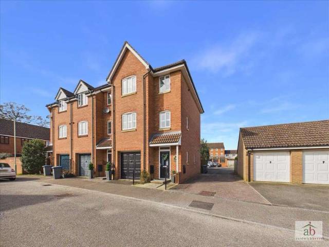 3 Bedroom Town House