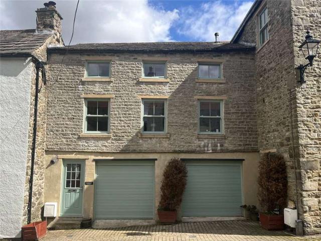 3 Bedroom Town House