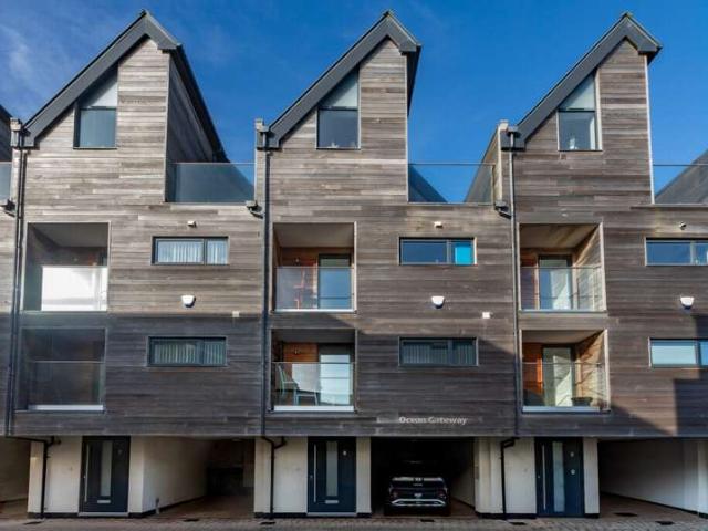 3 Bedroom Town House