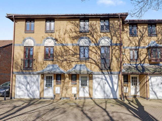 3 Bedroom Town House