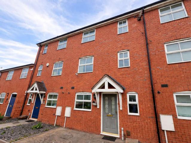 3 Bedroom Town House