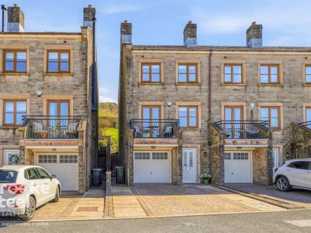 3 Bedroom Town House