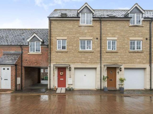 3 Bedroom Town House